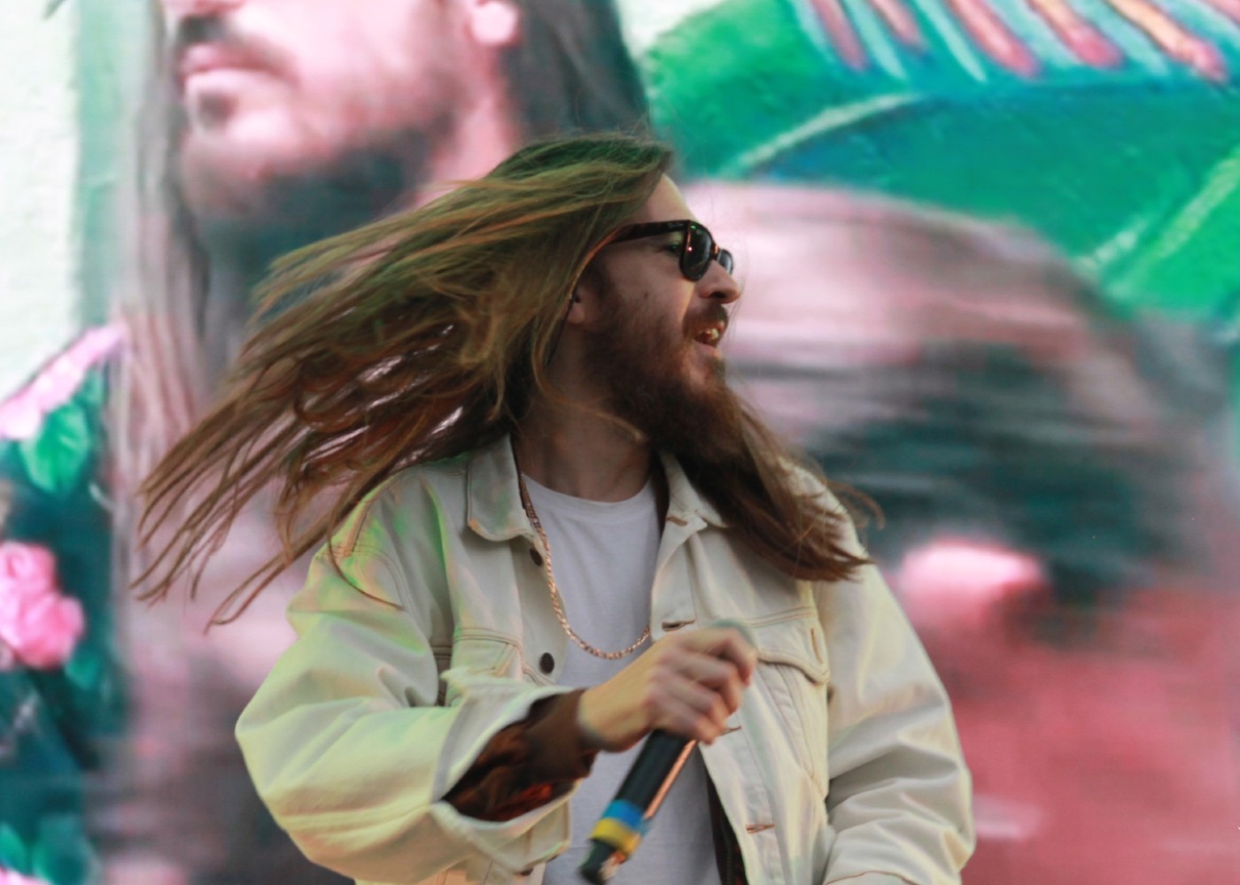 El fenómeno de Carlos Sadness llega a los shows streaming - La CarteleraMX