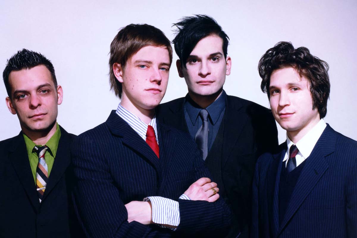 Interpol Saca Cómic Del Disco Antics - La CarteleraMX