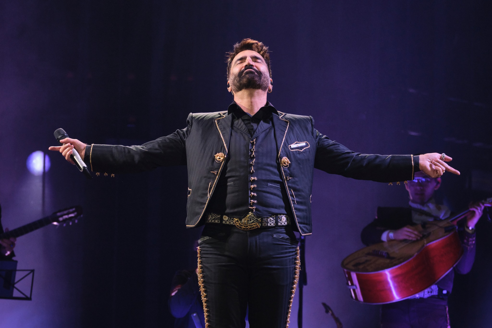 Alejandro Fernández Cierra Su Gira 'De Rey A Rey' En El GNP - La ...